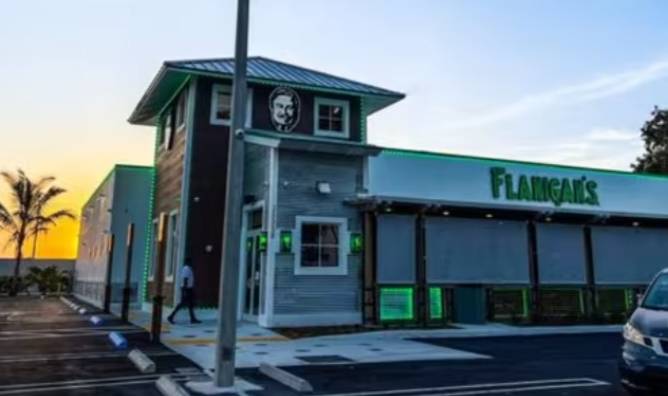 Flanigan’s opens its doors, nearly 6 years after fire - Hollywood TAP ...